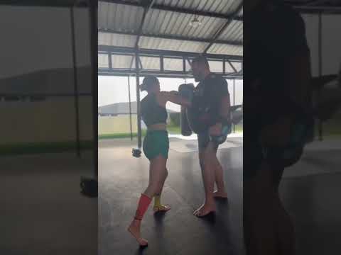 AUSSIE NAK MUAY YING KILLA PADWORK!!!