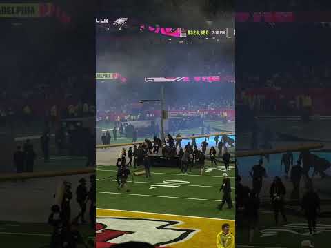 ONLY TOOK 5 MINUTES😱 #halftimeshow #kendricklamar #superbowl #shorts