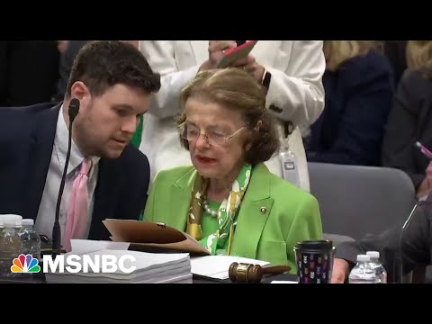 Feinstein appears confused during Senate committee roll call vote, told to 'just say aye'