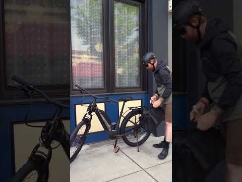 It’s a pannier. It’s a backpack. It’s a messenger bag. Two Wheel Gear Magnate #ebike #commuting