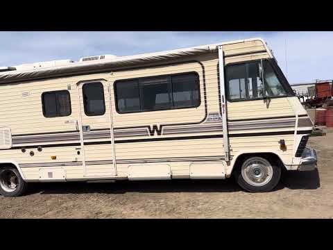 1984 Winnebago Motor home - Smith Sales Co. Auctioneers
