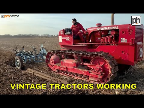 VINTAGE TRACTORS ON A WORKING DAY PLOUGHING #agri #Tractors #Ploughing #vintagetractor