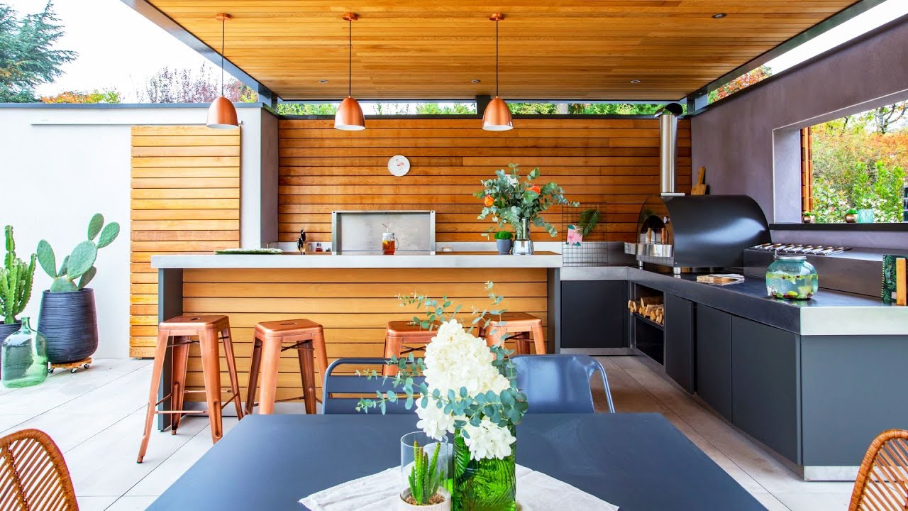 ENCLOSED OUTDOOR KITCHEN DESIGN IDEAS | BEAUTIFUL OUTDOOR KITCHEN AREA DECOR FOR ALL SEASON GRILLING