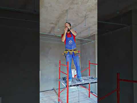 Début de chantier placoplatre-b13 un plafond très simple avec des cache rideau première étape 👍