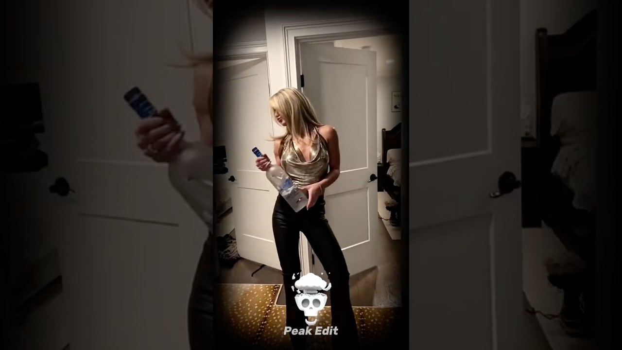 Moms dressing like daughters 🤯