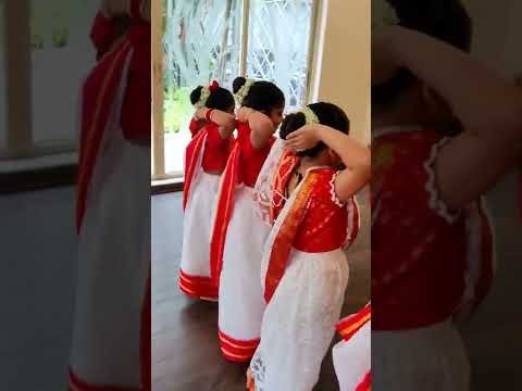 Check out these bengali cuties dance on this auspicious day .Happy Navratri#happynavratri #durgapuja