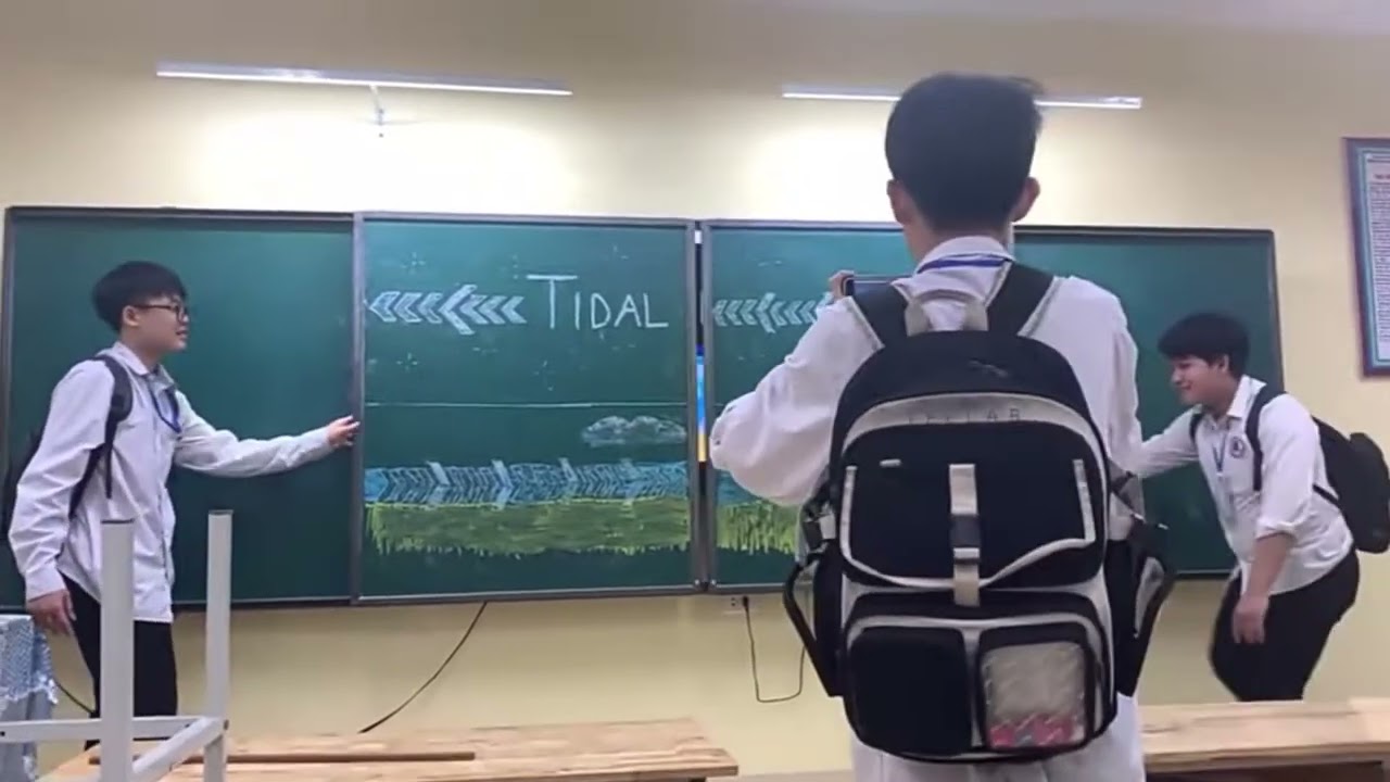Tidal Wave ave in classroom