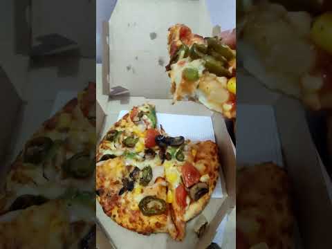 Domino's Veg parcel and Veg Extravaganza #asmr #dominos #pizza #pizzalover #foodie #cheese #toppings