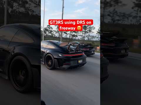 Cool to watch it open and close haha #porsche #gt3rs #992