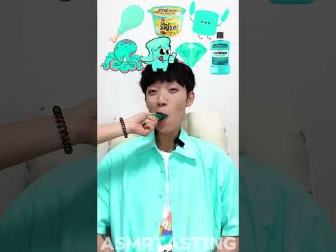 ASMR Eating Sounds MUKBANG 🤤💙 #shorts #mukbang #asmr