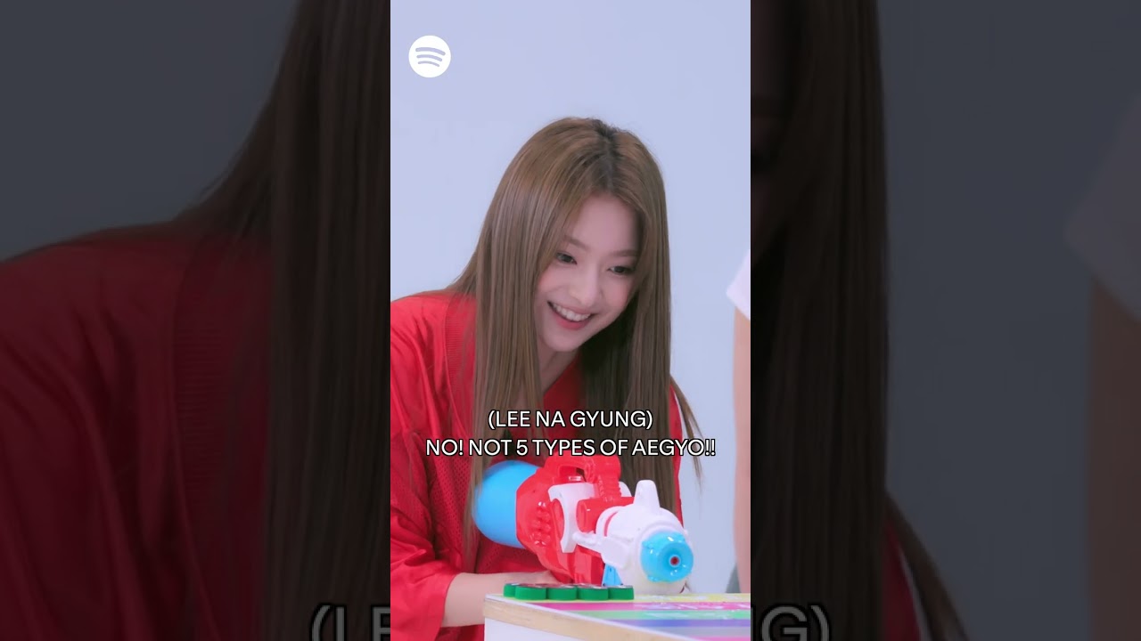 Here comes LEE NA GYUNG's aegyo 👀 #fromis_9