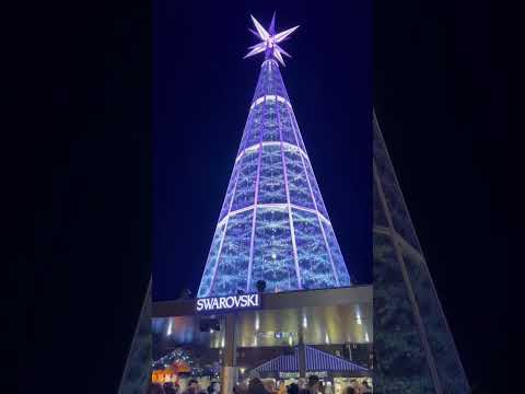 📍Innsbruck. Christmas tree with 100% Swarovski crystals! #innsbruck #austria #christmastree