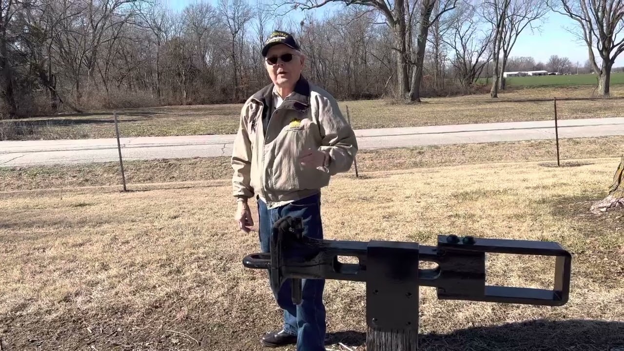 Link and pin to Jenny safety coupler. Larry Spahn.