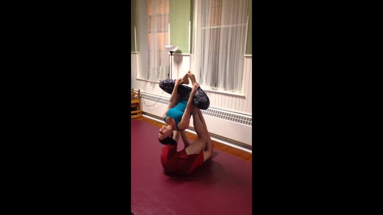 Baltimore Acroyoga: Jesse & Olga - Prasarita Pendulum