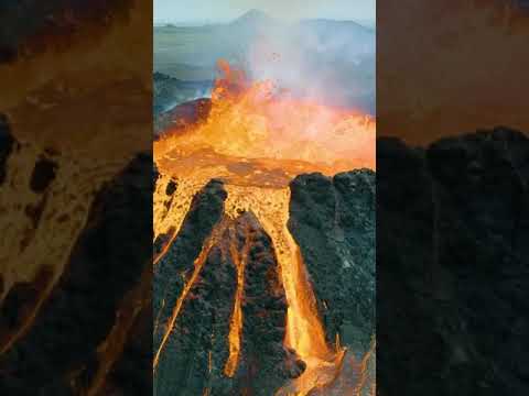IMAGENS INCRÍVEIS DE UM VULCÃO EM ERUPÇÃO NA ISLÂNDIA. #vulcão #spain #cumbrevieja #lapalma #vulkan