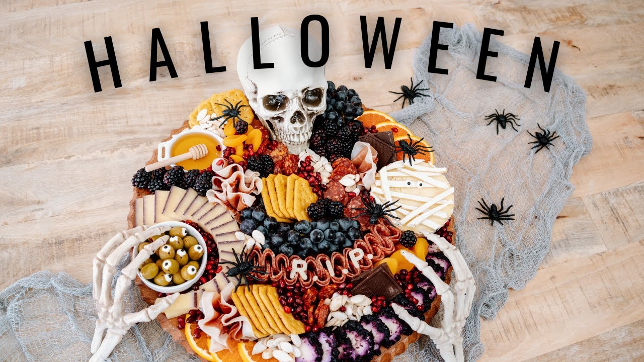 HALLOWEEN CHARCUTERIE BOARD 🎃