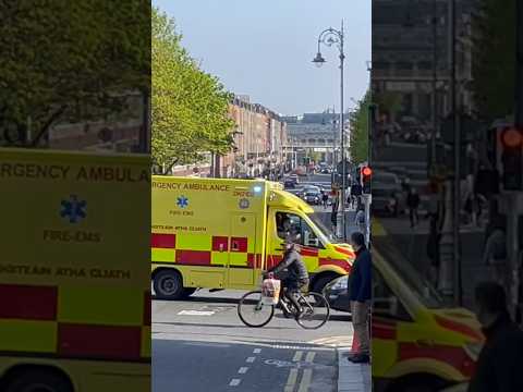 Emergency ambulance responding in Dublin 18/03/2023 #dublin #ambulance #paramedical #responding