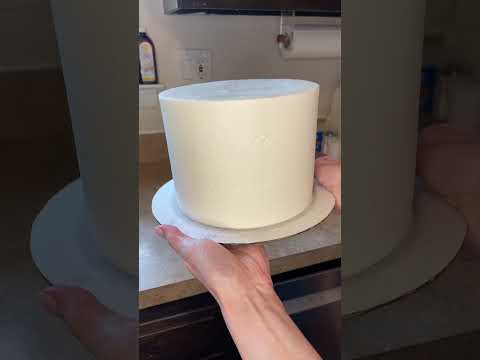 If You Suck At Freehand Writing On Cakes, Try This Technique!