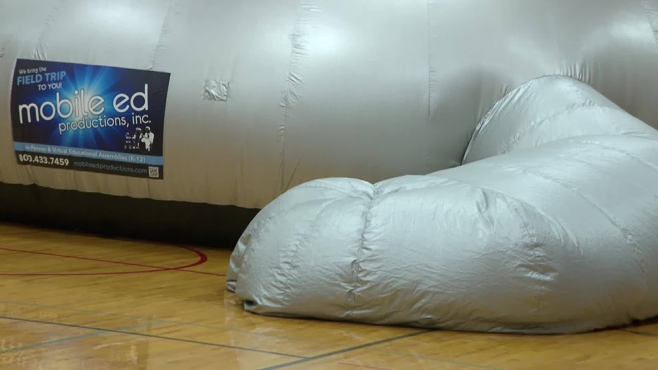 Mathews Elementary School hosts planetarium