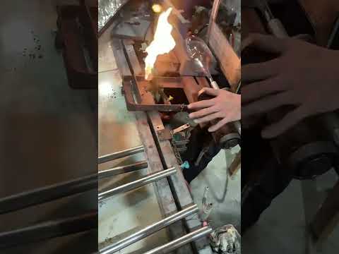 The glass's production. ( #glass #production #brand #wine ) 2023.3.10
