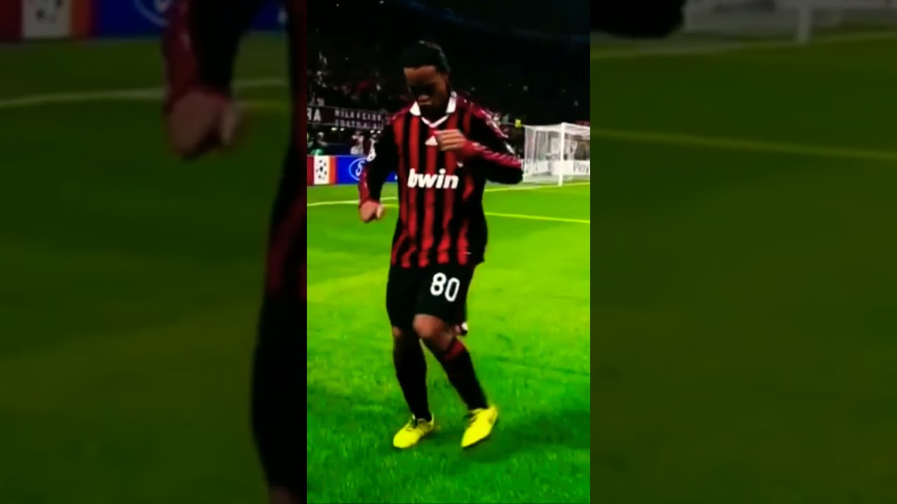 Ronaldinho dance🕺 #shorts #football #ronaldinho #viral #trending #dance #fifa #clips