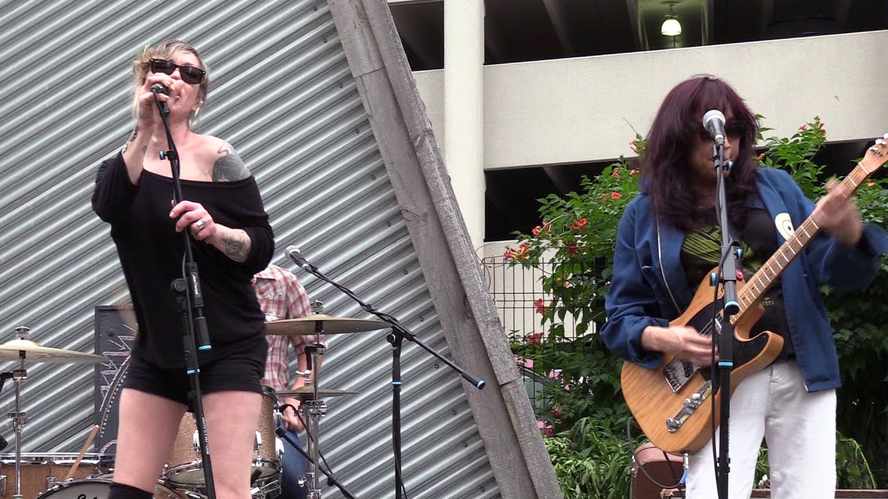 Morreu Rachel Nagy Vocalista Dos Detroit Cobras Postal