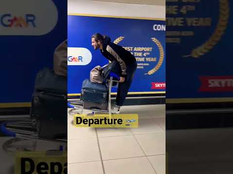 Arrivals Vs Departures #ytshorts #airport #vlogger