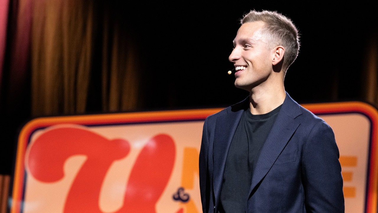 High Energy Keynote Speaker for Conferences | Juan Bendana