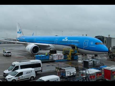 Taxi, Take off and Land KLM Boeing 787 10 PH-BKC
