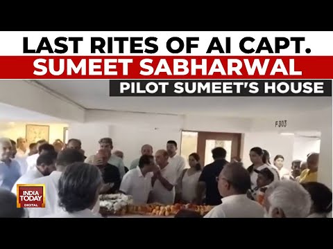 Last Rites Of Air India Crash Victim Captain Sumeet Sabharwal Held In Mumbai | Ahmedabad Crash