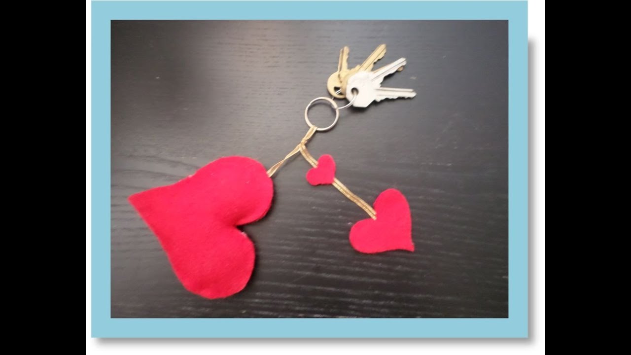 llavero de fieltro en forma de corazon
