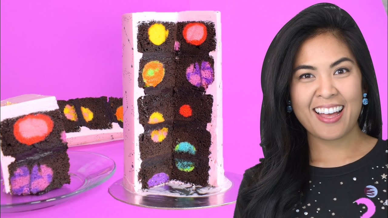 ⭐️Surprise inside galaxy planet cake