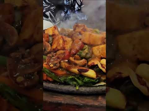 Yummy sizzlers and dessert at Yoko Sizzlers #shorts