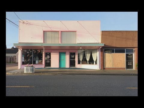 The Yarn Store of Henderson Center in Eureka, CA - May 2018