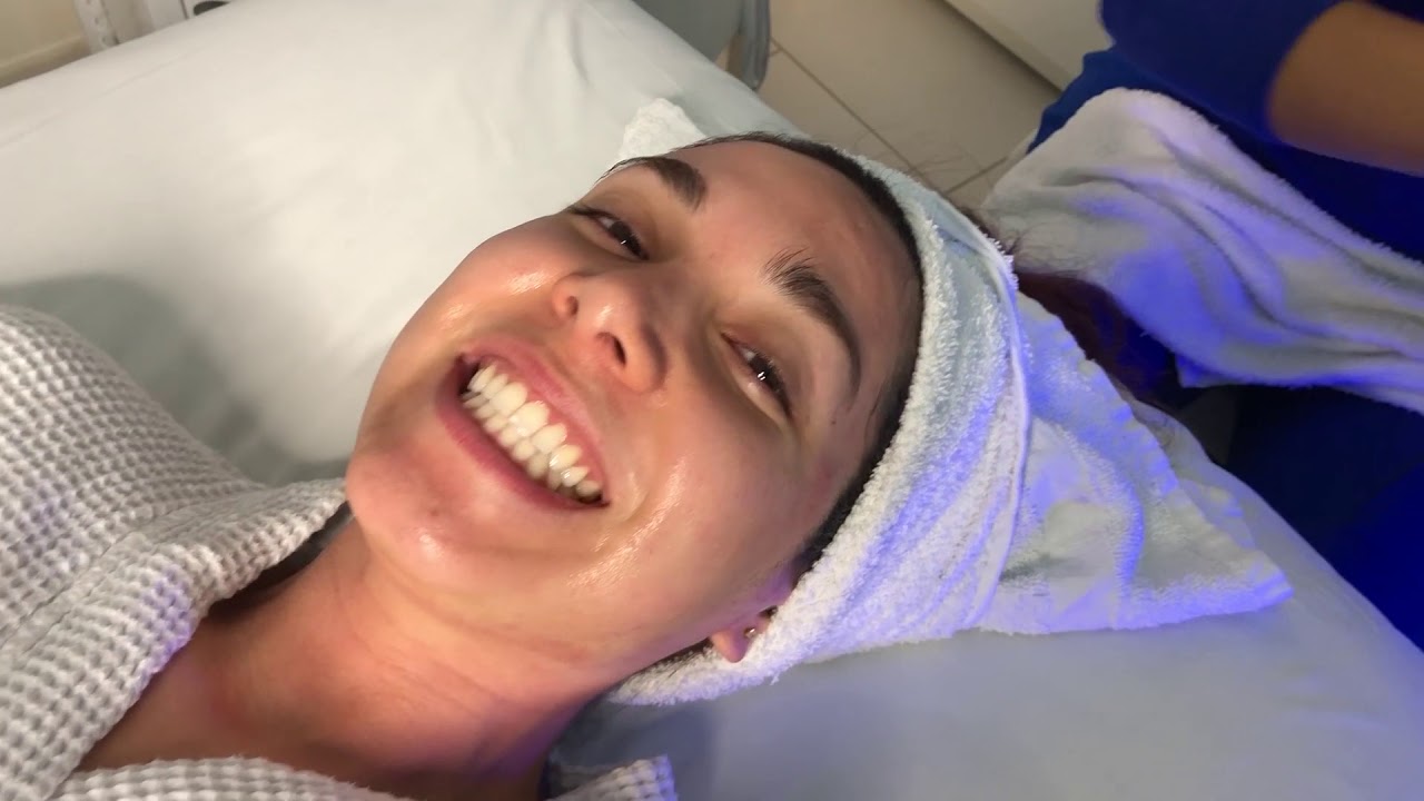 Ultimate Deluxe 1 Hour Hydrafacial with Extractions