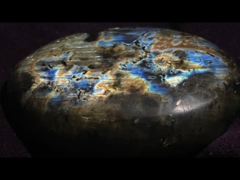 Labradorite meaning and uses. #labradorite #gemstone #spiritual