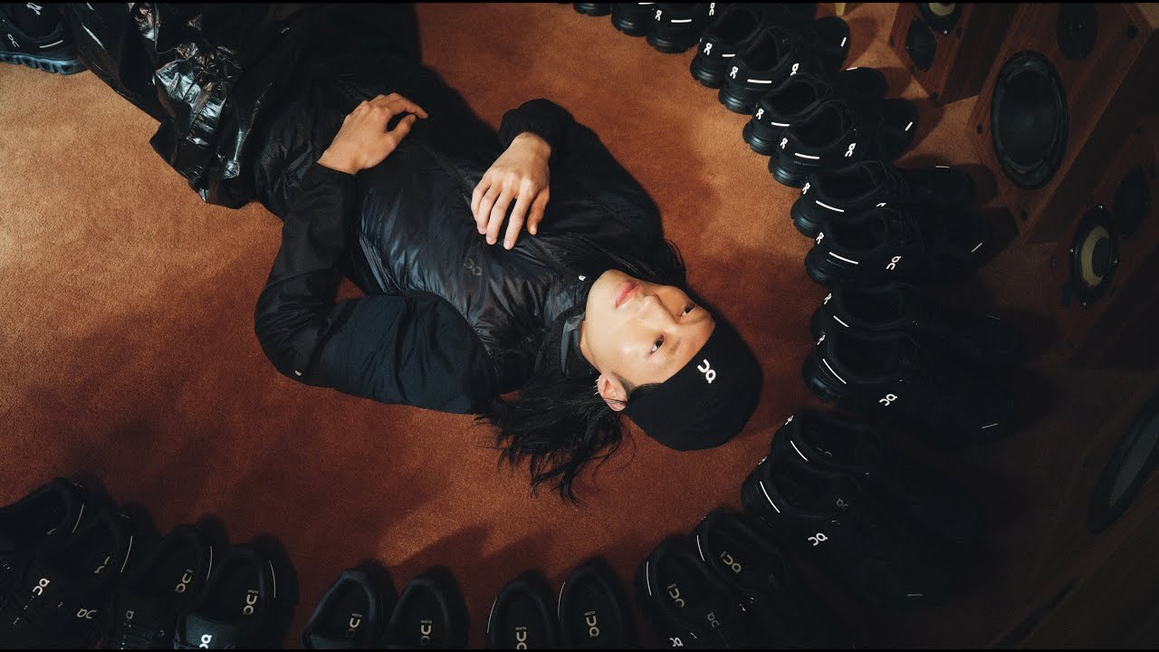 On | The Cloud 6 collection