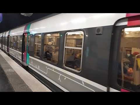 [RER B] Départ d'un MI79 à Saint-Michel - Notre-Dame