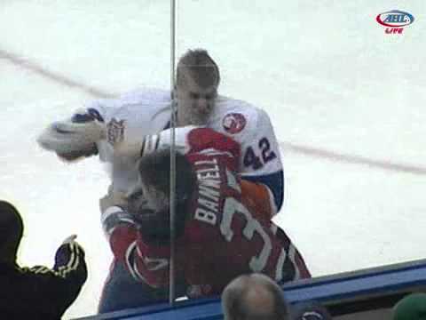 Mike Banwell vs. Alex O'Neil, April 10, 2011 - Albany Devils vs ...