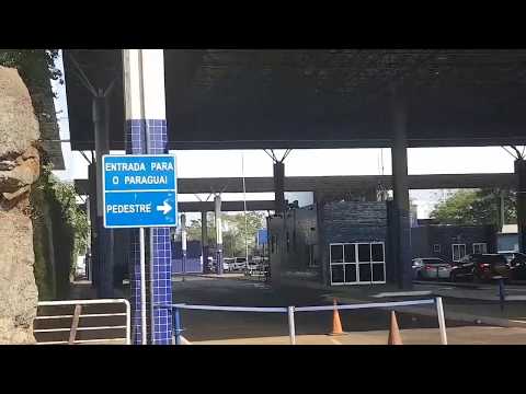 Crossing the bridge from Brazil to Paraguay | Traveler Ni