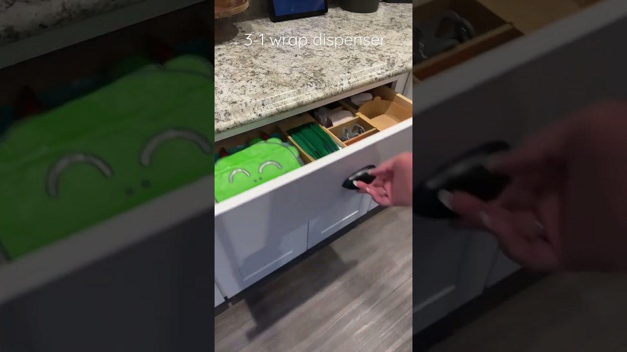 Amazon kitchen finds! 🤩 #shorts #amazonfinds #kitchenmusthaves #organizedhome #amazon #kitchen