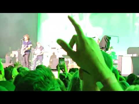 Pearl Jam (LIVE) - Corduroy (short) - 2024 11 08 Go Media (Mt Smart) Stadium, Auckland, NZL