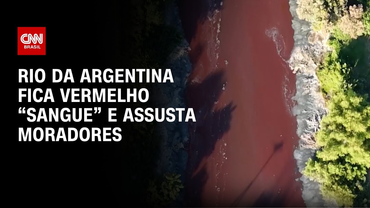 Rio da Argentina fica vermelho “sangue“ e assusta moradores | CNN Brasil