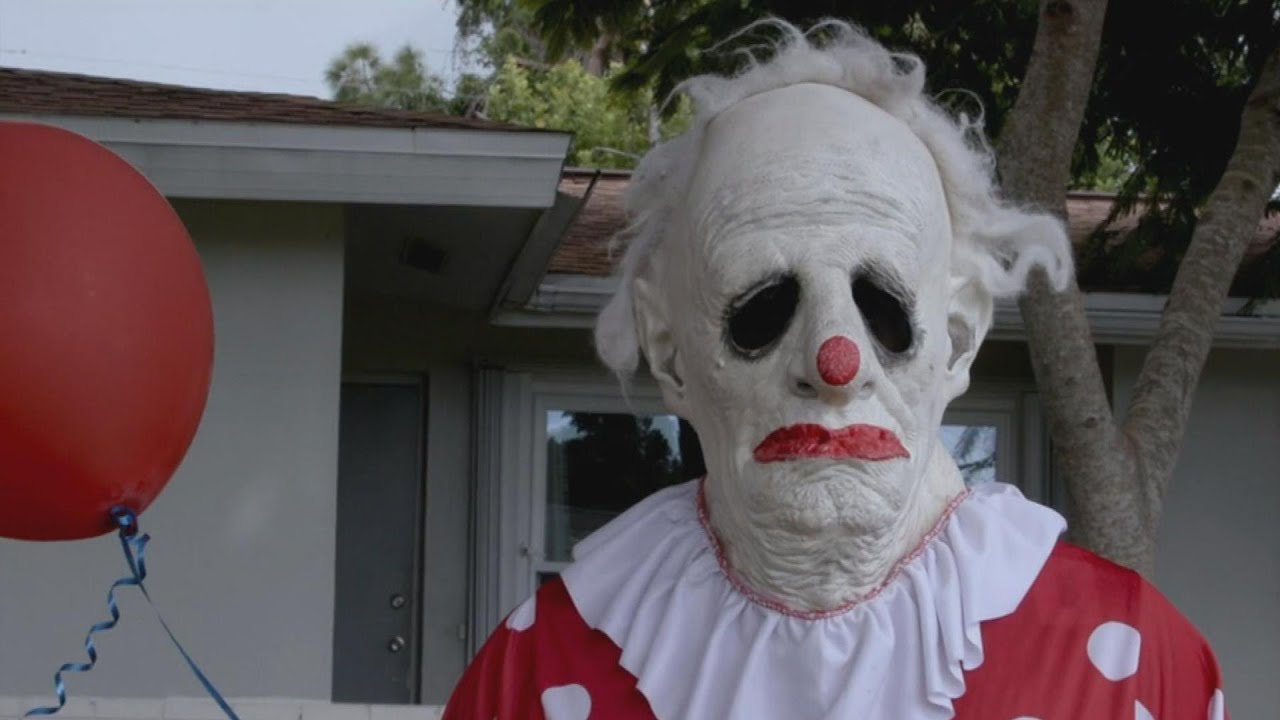 The Bizarre Story Behind a Terrifying Clown Named Wrinkles