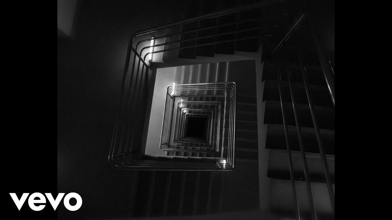 Young Miko - Plug (Type Shit) (Visualizer)