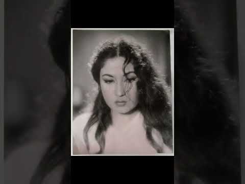 Remembering #MeenaKumari on her death anniversary 31/03/1972