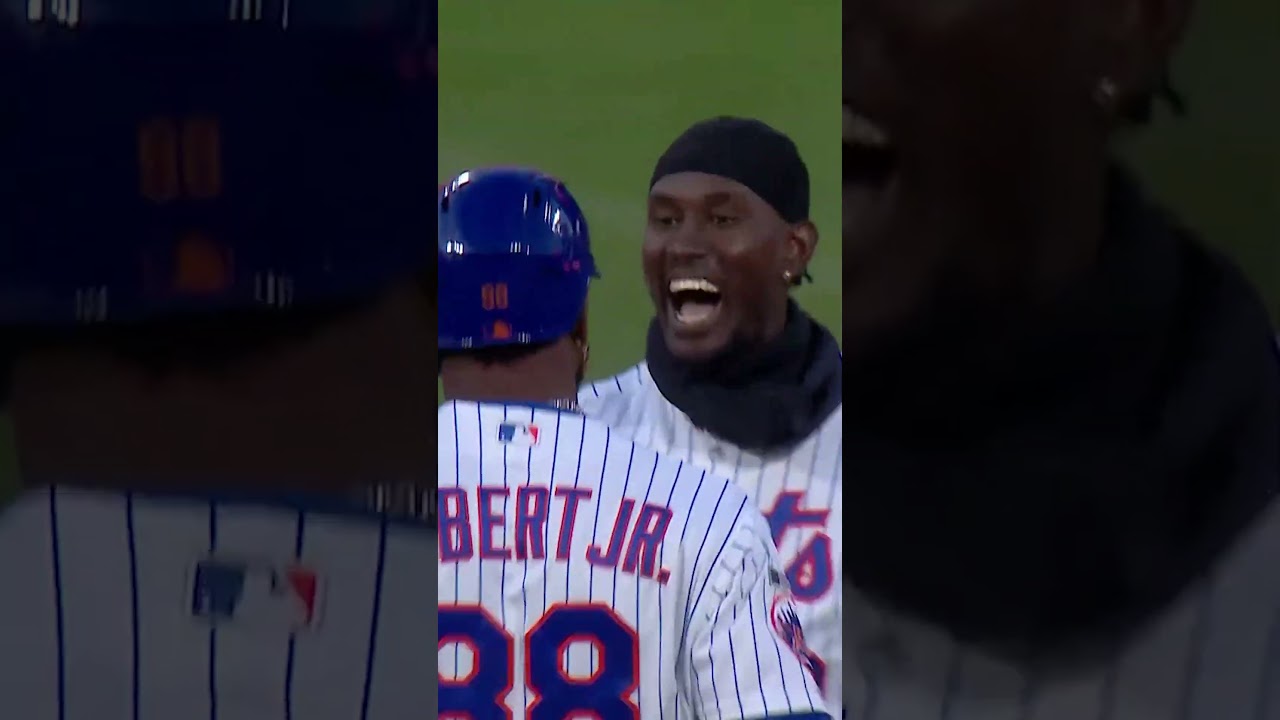 RONNY MAURICIO'S FIRST CAREER WALK-OFF! 👏