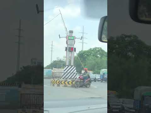 TRAFFIC SINGNAL ROBOT #indore #robot