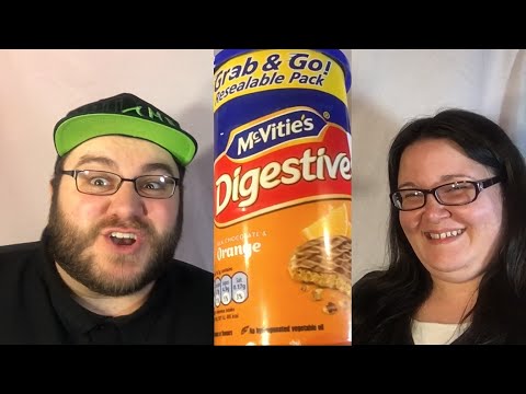 American Tries McVitie's Digestives (English Biscuits)