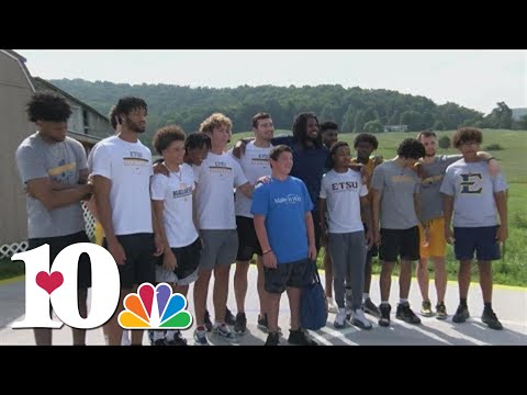 'This has been his dream' | ETSU basketball players help Elizabethton boy's wish come true